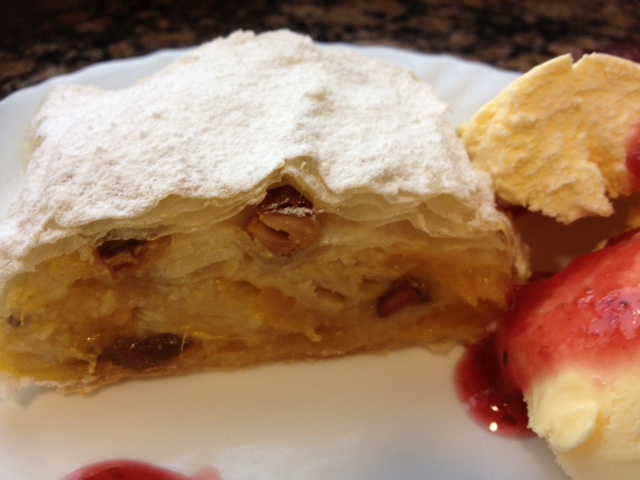 Strudel de mango, plátano y pistachos - - Receta - Canal Cocina